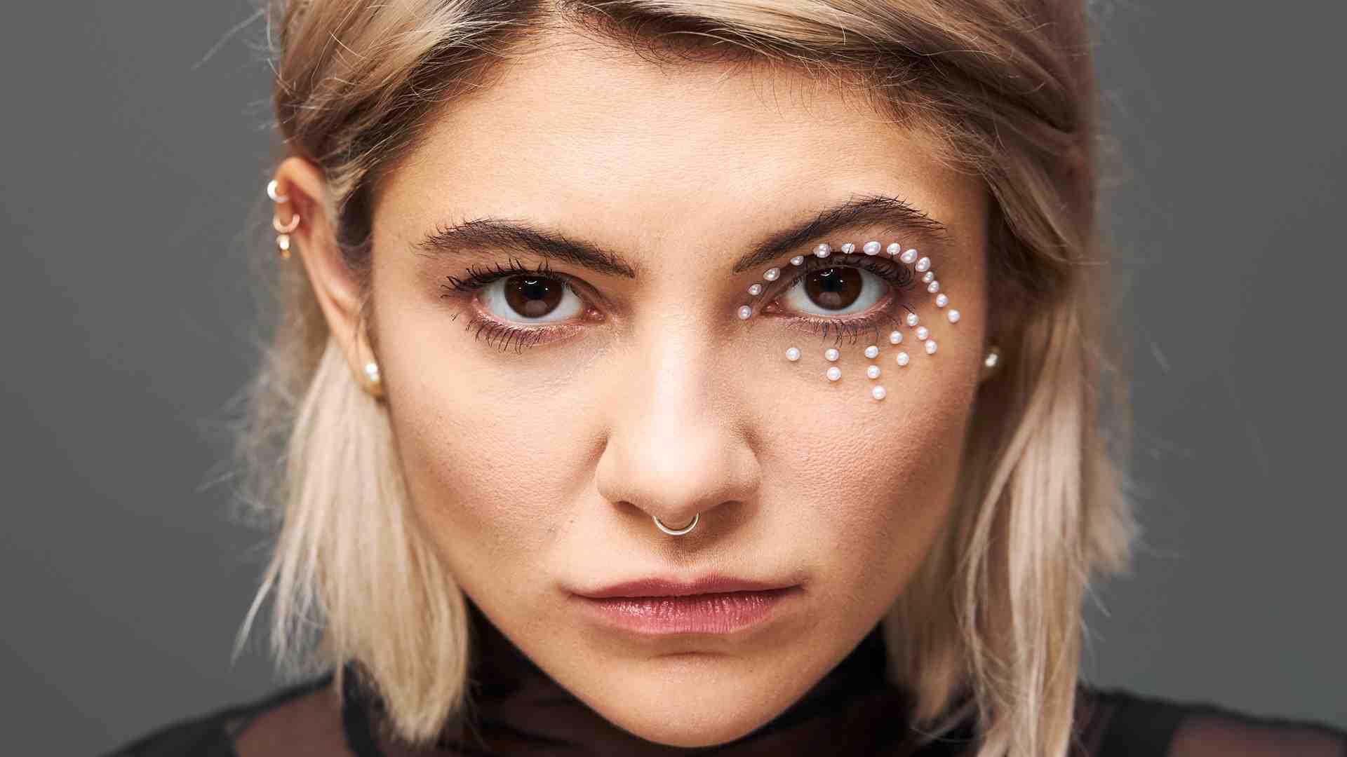 Las mejores apps para probarse un piercing