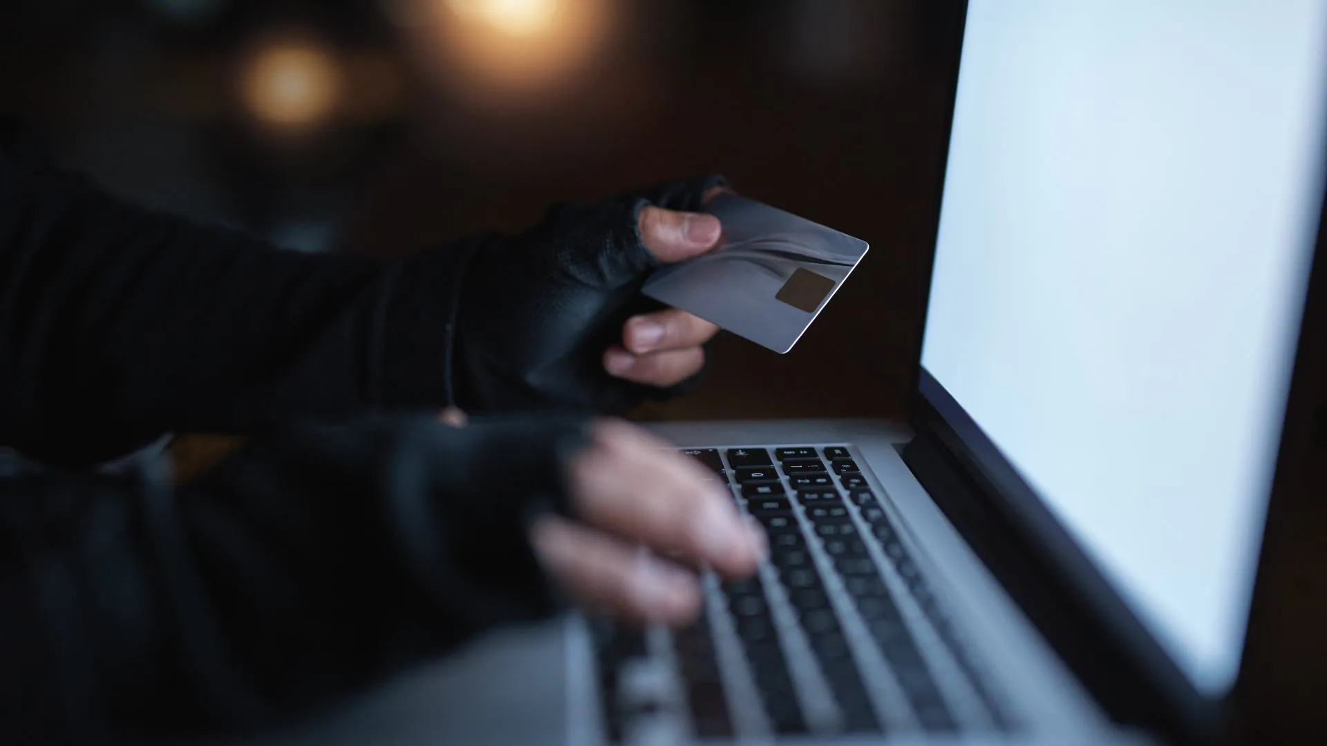 Cómo evitar las estafas en inversiones y pagos online, según Meta